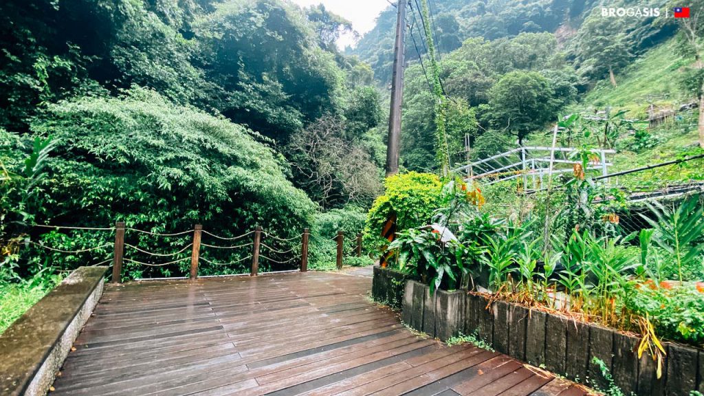 อิ๋นเหอต้ง หรือ Yinghe Cave (Galaxy Cave) ถ้ำน้ำตกสวยมากก ใกล้ไทเป ...