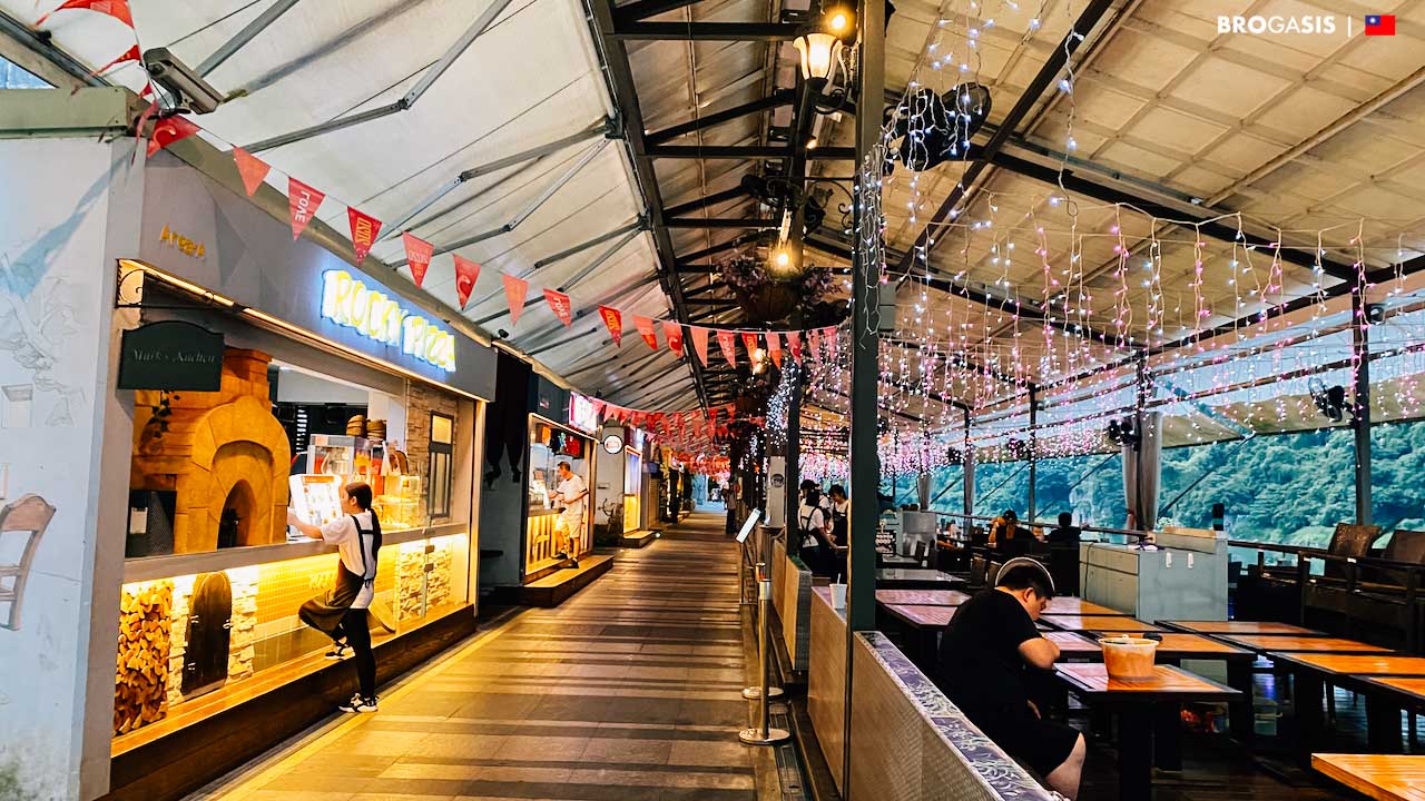 สะพานแขวน ปี้ฐาน Bitan Bridge ชมวิว ถีบเรือเป็ด ไม่ไกลไทเป - BROGASIS