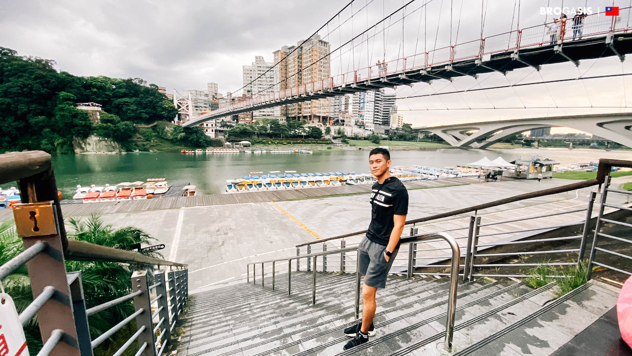 สะพานแขวน ปี้ฐาน Bitan Bridge ชมวิว ถีบเรือเป็ด ไม่ไกลไทเป - BROGASIS