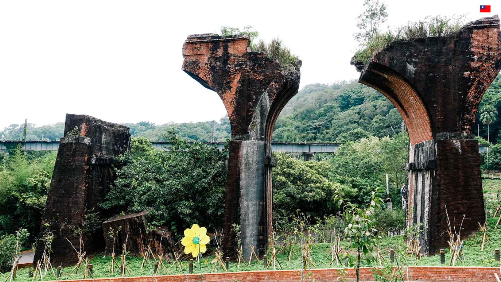 สะพานหักหลงเถิง Remains of Longteng Bridge เหมียวลี่ ไต้หวัน | BROGASIS