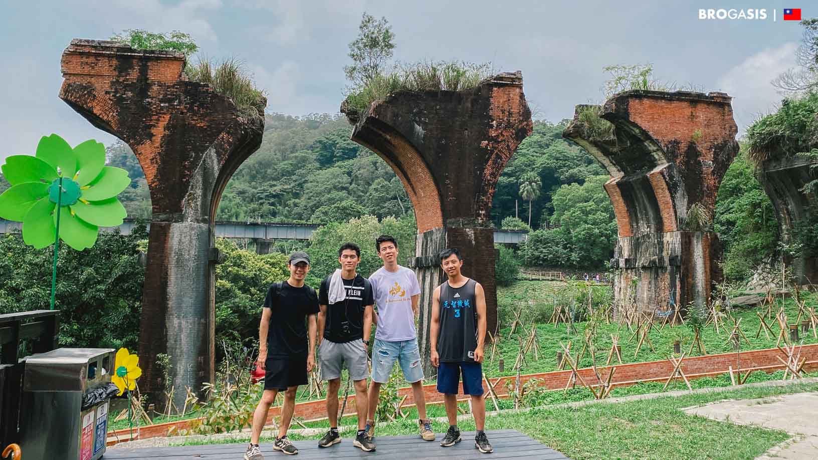 สะพานหักหลงเถิง Remains of Longteng Bridge เหมียวลี่ ไต้หวัน | BROGASIS